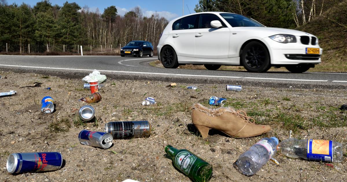 Statiegeld op alleen plastic flesjes is niet goed genoeg | Opinie ...