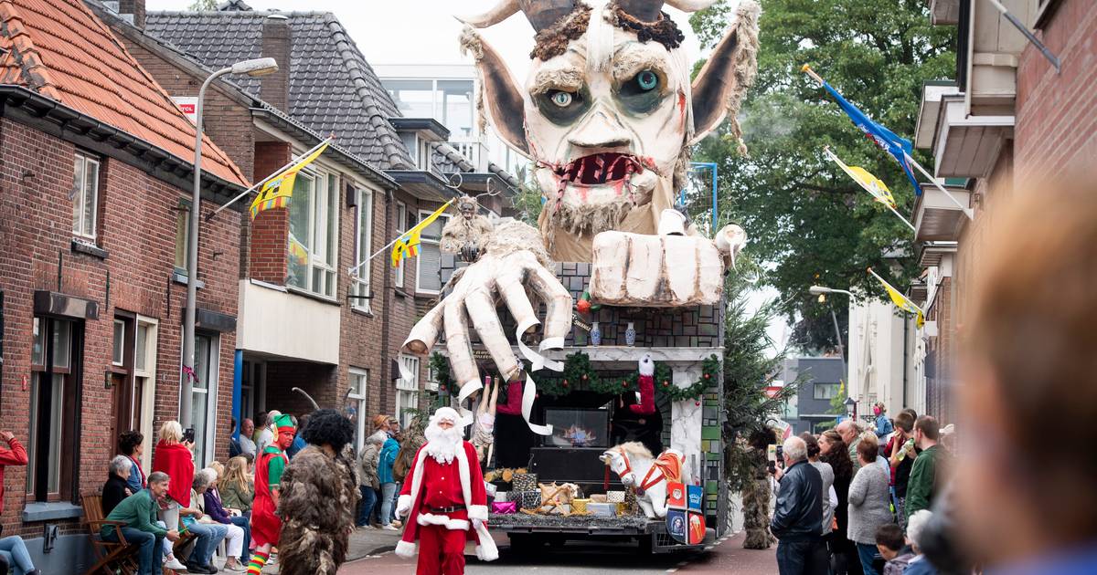 Thema optocht Schoolfeest Goor bekend: de Omgekeerde Wereld | Hof van ...