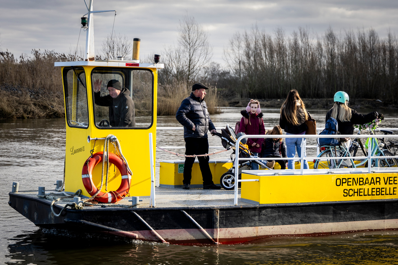 “Zelfs koning Filip zat ooit op mijn boot.” Veerman Geert zwaait af na ...