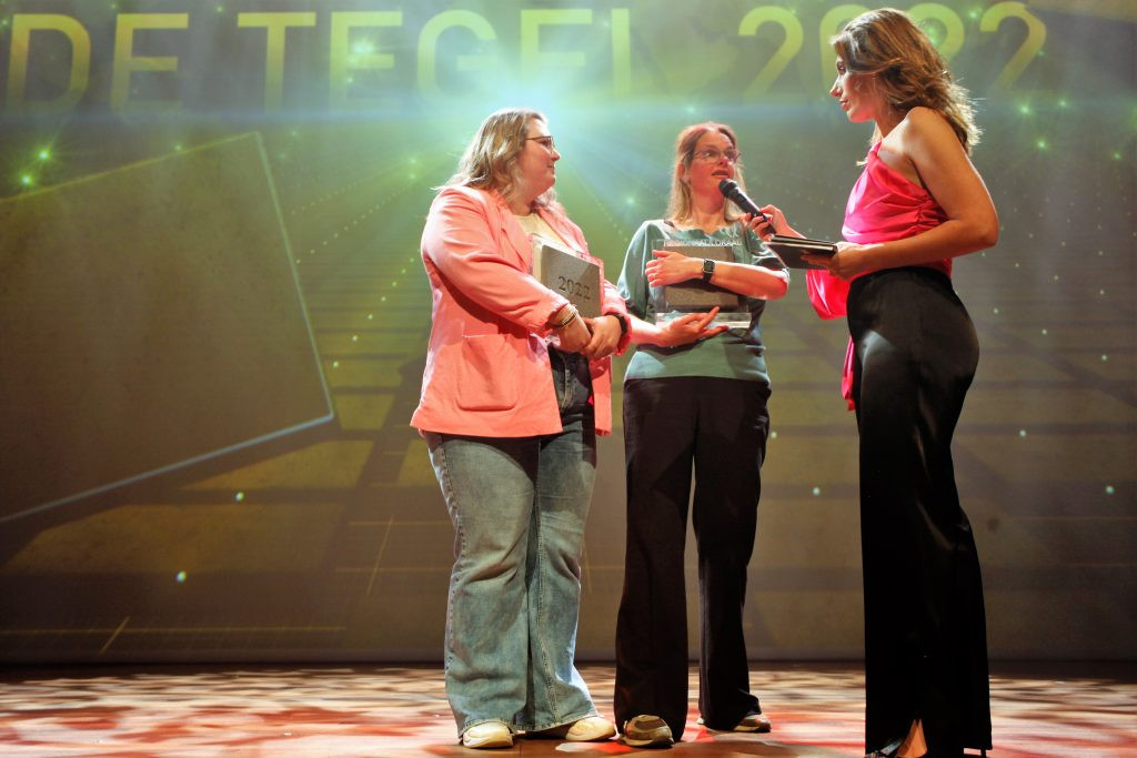 Diny van Hoften wint prijs met documentaire over scheepsramp: ‘Dat ...