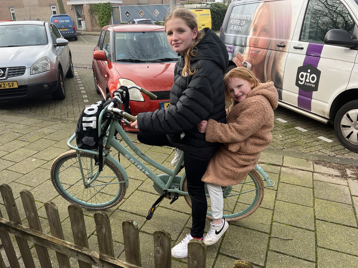 Postzegels zijn weinig tot niets meer waard: ‘Handelaar moest lachen om m’n verzameling’ | Foto ...