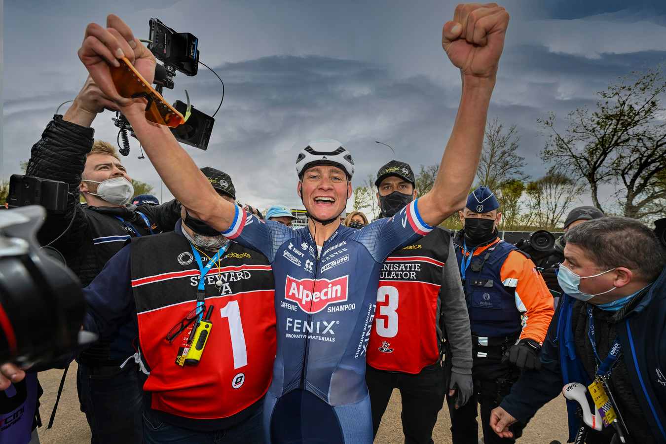 Het droomhuwelijk van Mathieu van der Poel: ‘De Ronde van Vlaanderen ...