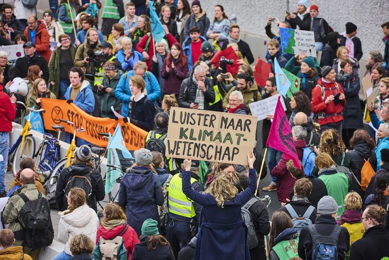 Nog vijf demonstranten Extinction Rebellion vast na blokkade A12