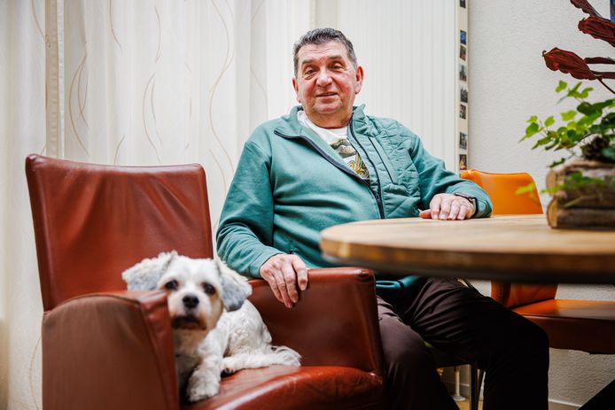 Henk (72) was bibberig en had het ijskoud, niet veel later lag hij op ...