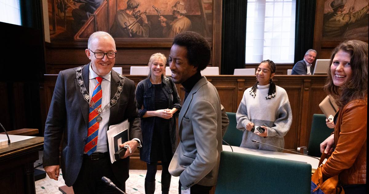 Aboutaleb ‘verlegen’ van waardering na aankondiging vertrek: ‘Dat maakt ...