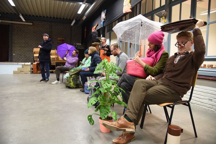 Toneelgroep Gustaaf brengt Bloemekee: “Verhaal duurt exact één minuut ...