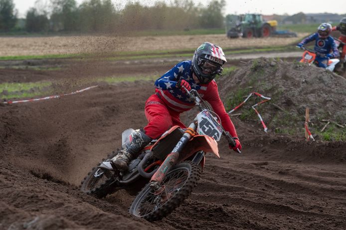 Zelfs spectaculaire val kan Jamie Lucas niet van WBMC-titel houden ...