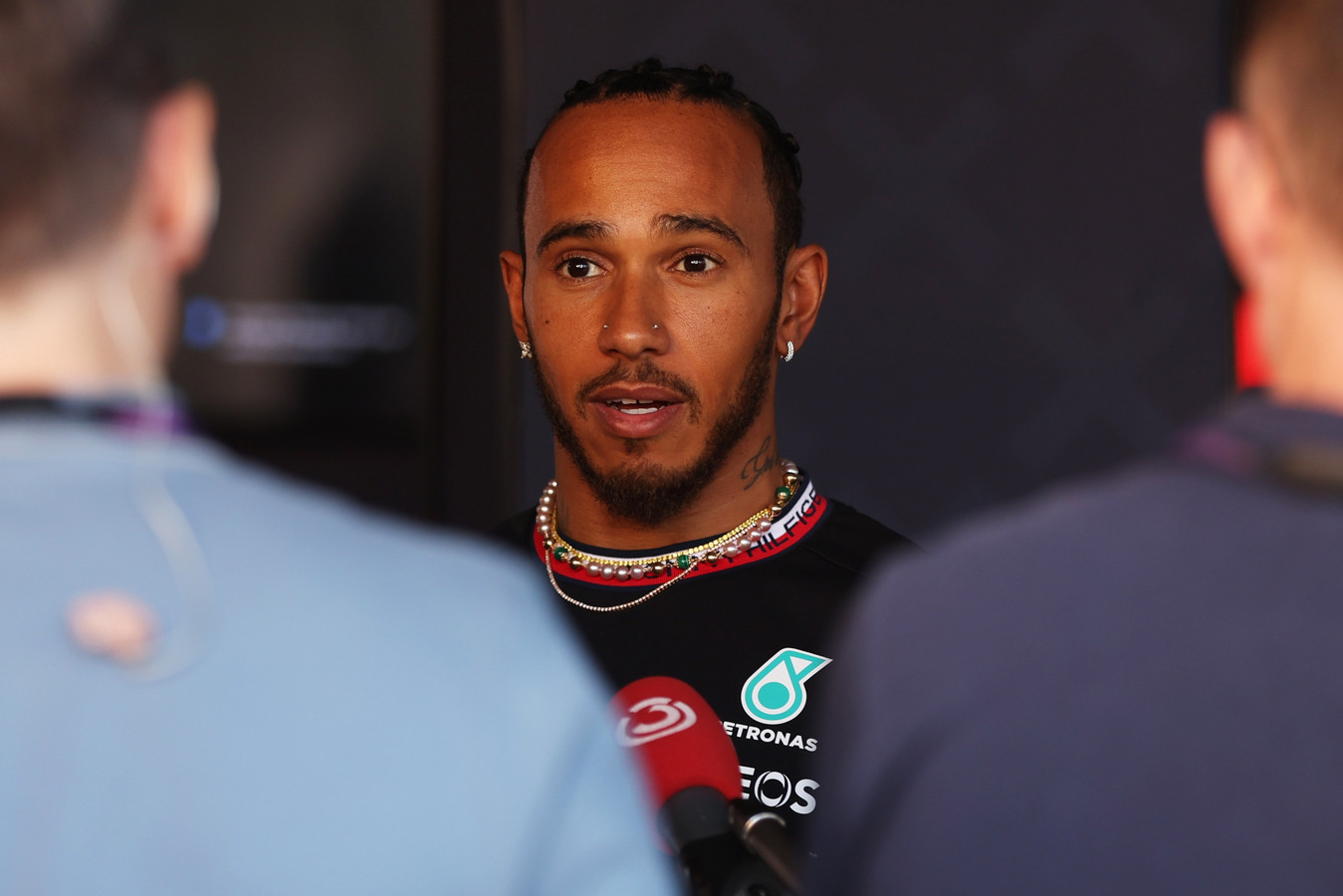 ‘Vechter’ Lewis Hamilton over geruchten: ‘Afscheid? Na een moeilijk ...