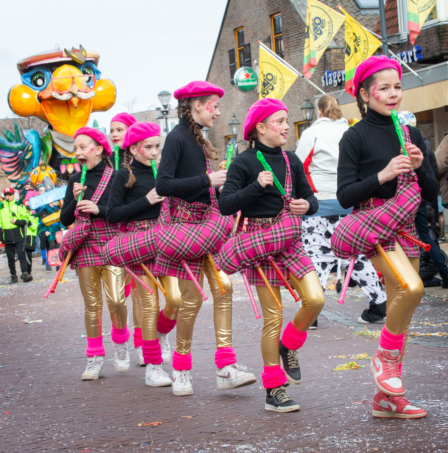 Kinderoptocht Boemeldonck in foto's | Foto | gelderlander.nl