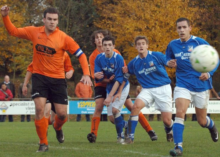 Strik straft slappe start van Vitesse keihard af | Foto | gelderlander.nl