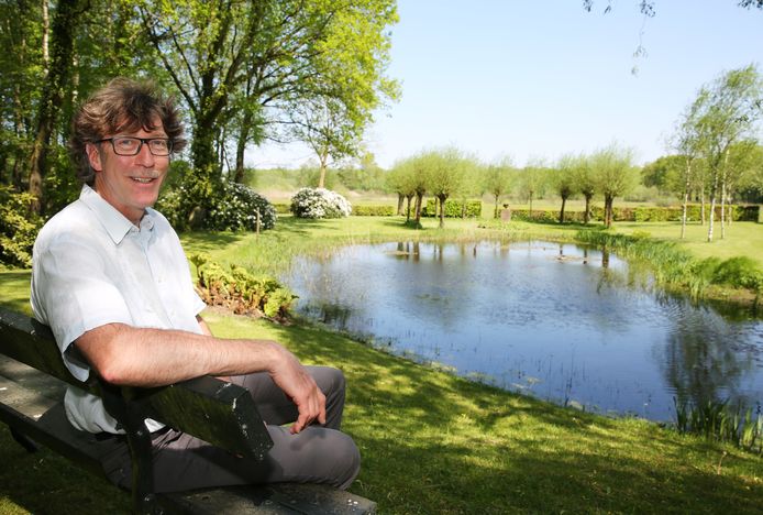 Brummen zoekt een nieuwe dorpsdichter die ‘emotie en verstand’ kan ...