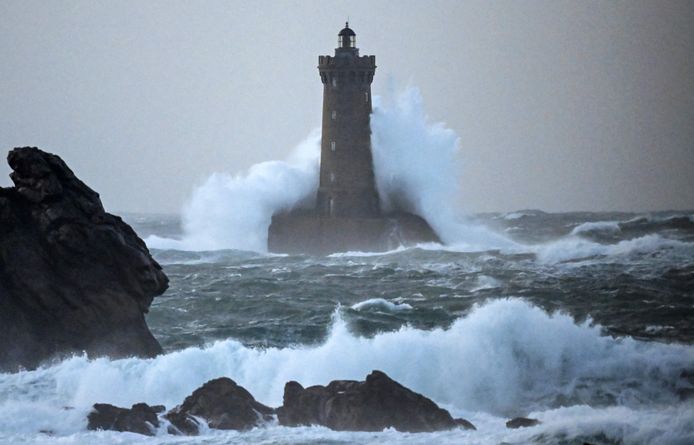 Code rood voor neerslag en overstromingen in zuidwesten van Frankrijk ...