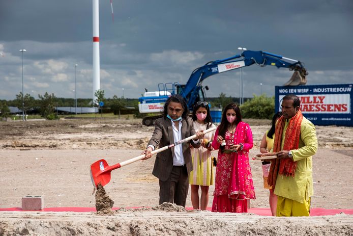 Diamantenbedrijf Heyaru trapt werken nieuw gebouw af met ceremonie | Lommel | hln.be