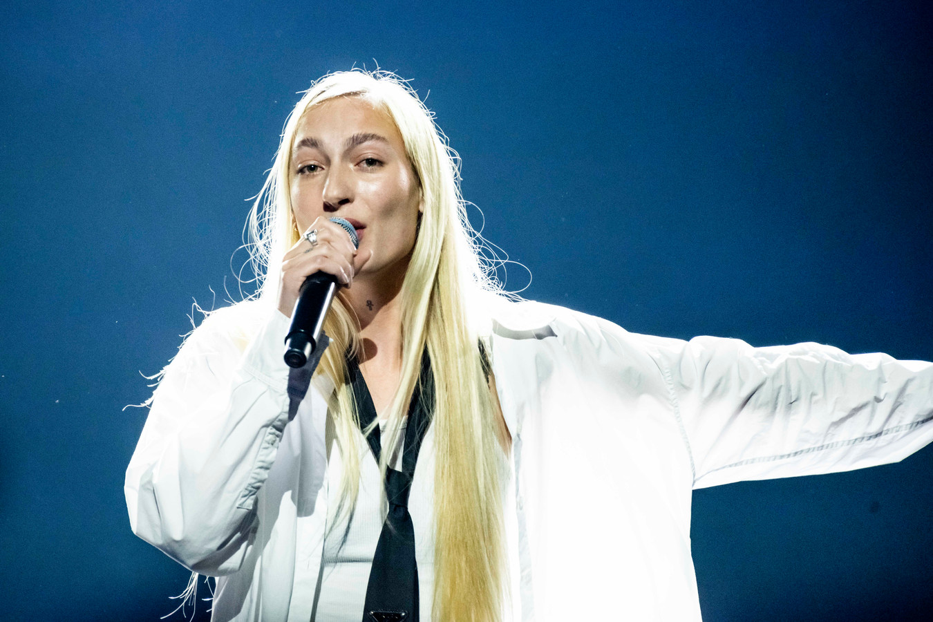 S10 moest met noodgrepen worden opgelapt voor finale songfestival: ‘Zag ...