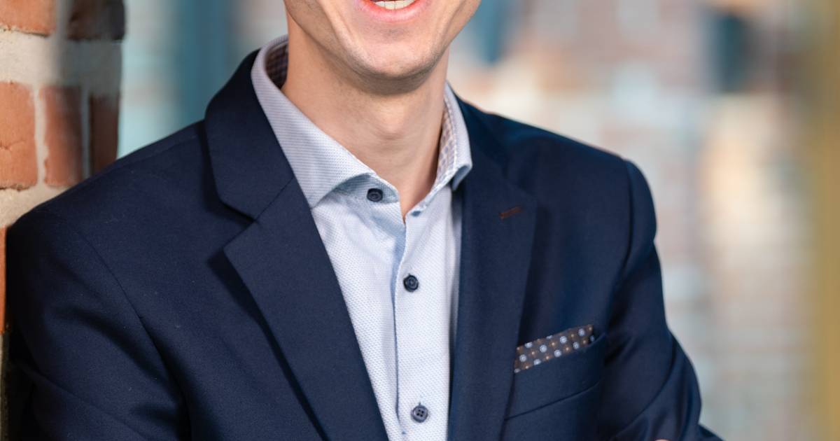 Rijssenaar Anthony van der Wulp (33) wordt nieuwe griffier van ...