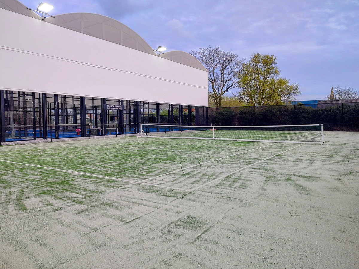 Nieuwe indoor Padel Hall officieel geopend in Ghistelehof | Foto | hln.be