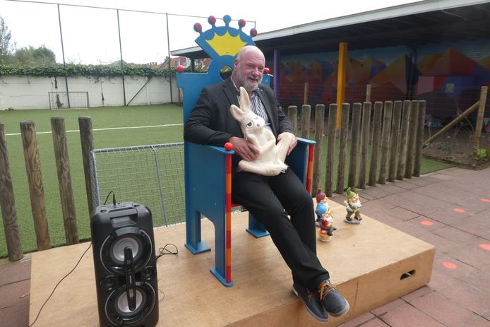 Oud-parlementslid Patrick De Groote (61) neemt afscheid als onderwijzer ...