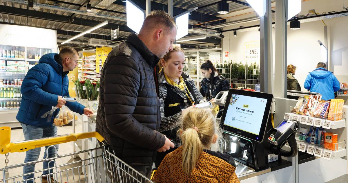 Winkelcentrum Oosterhof splinternieuw, daar waren de ondernemers en ...