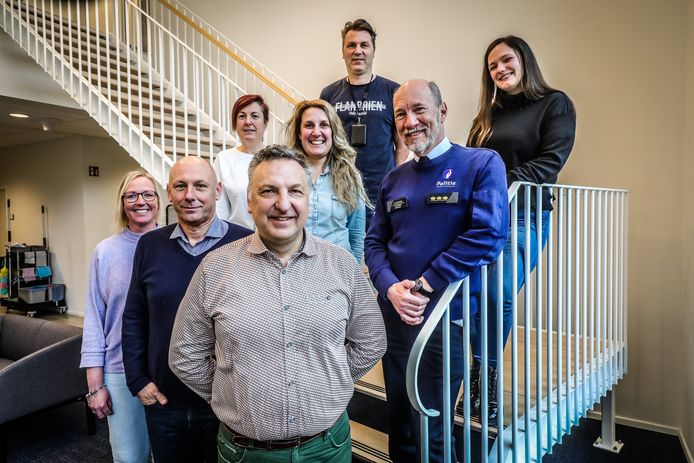 Politie Oostende heeft 13 medewerkers die opgeleid zijn om slecht nieuws te brengen: “Je duwt op ...