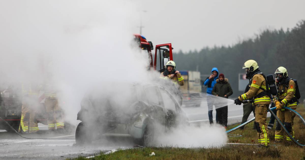 Autobrand op A50 bij Beekbergen: flinke file van Apeldoorn richting Arnhem | Apeldoorn ...