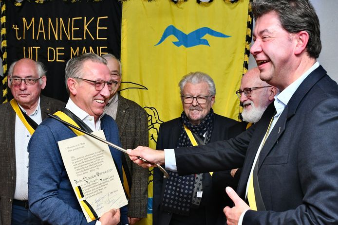 Jean-Claude Vanbesien opgenomen in Ridderorde van ’t Manneke uit de ...