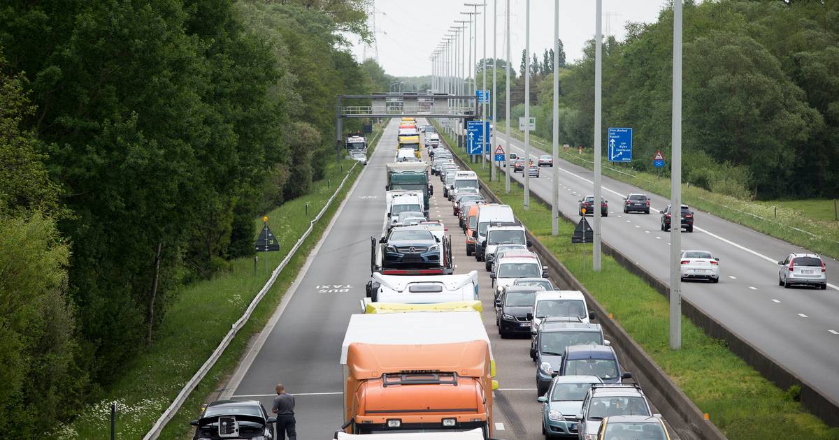 E313 richting Antwerpen vrijgemaakt na ongeval in Massenhoven ...