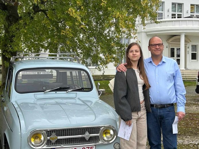 Kayah Van Landschoot is net 18, en dolblij dat ze op papa mag stemmen ...