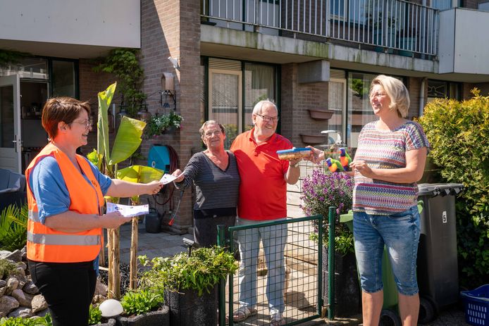 Hulplijnen helpen Overbetuwe de coronatijd door | Overbetuwe ...
