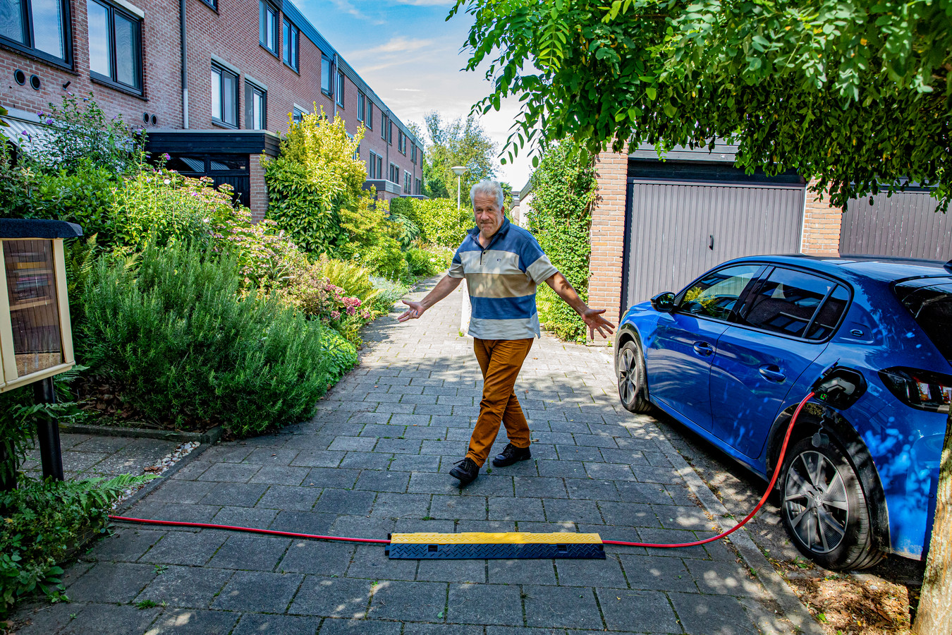 Dwangsom van 500 euro voor Jan uit Eindhoven die laadkabel van zijn ...
