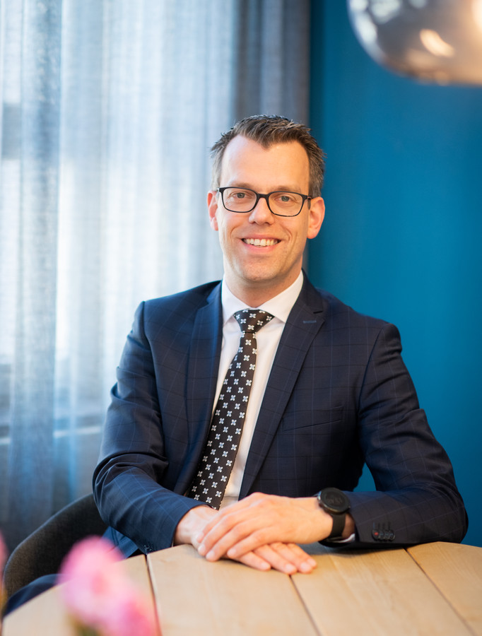 Deze liedjes uit de Top 2000 zijn favoriet bij burgemeesters in West ...