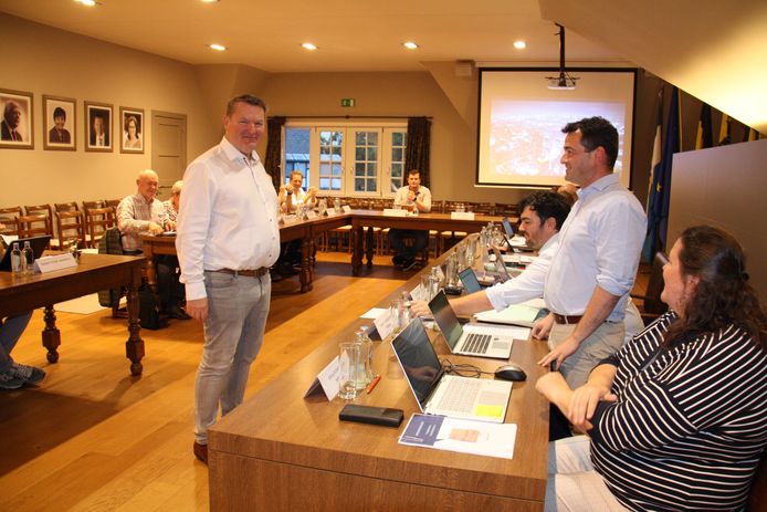 Gemeente Houthulst behoudt vertrouwen in schepen Hindryckx na meldingen ... Gemeente Houthulst behoudt vertrouwen in schepen Hindryckx na meldingen ...