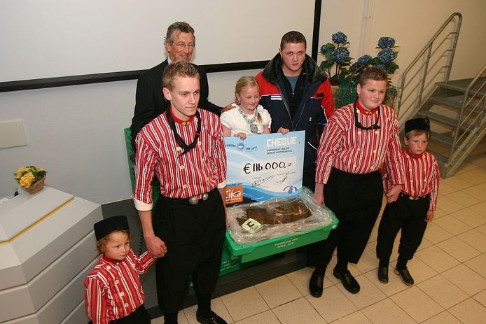 Mandje schol voor Kika: Urk betaalt 116.000 euro | Noordoostpolder ...