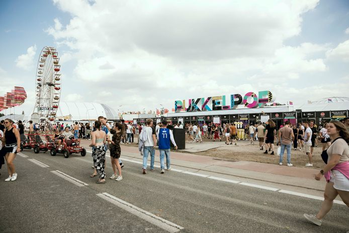 Stad roept festivalgangers op met openbaar vervoer naar Pukkelpop te ...