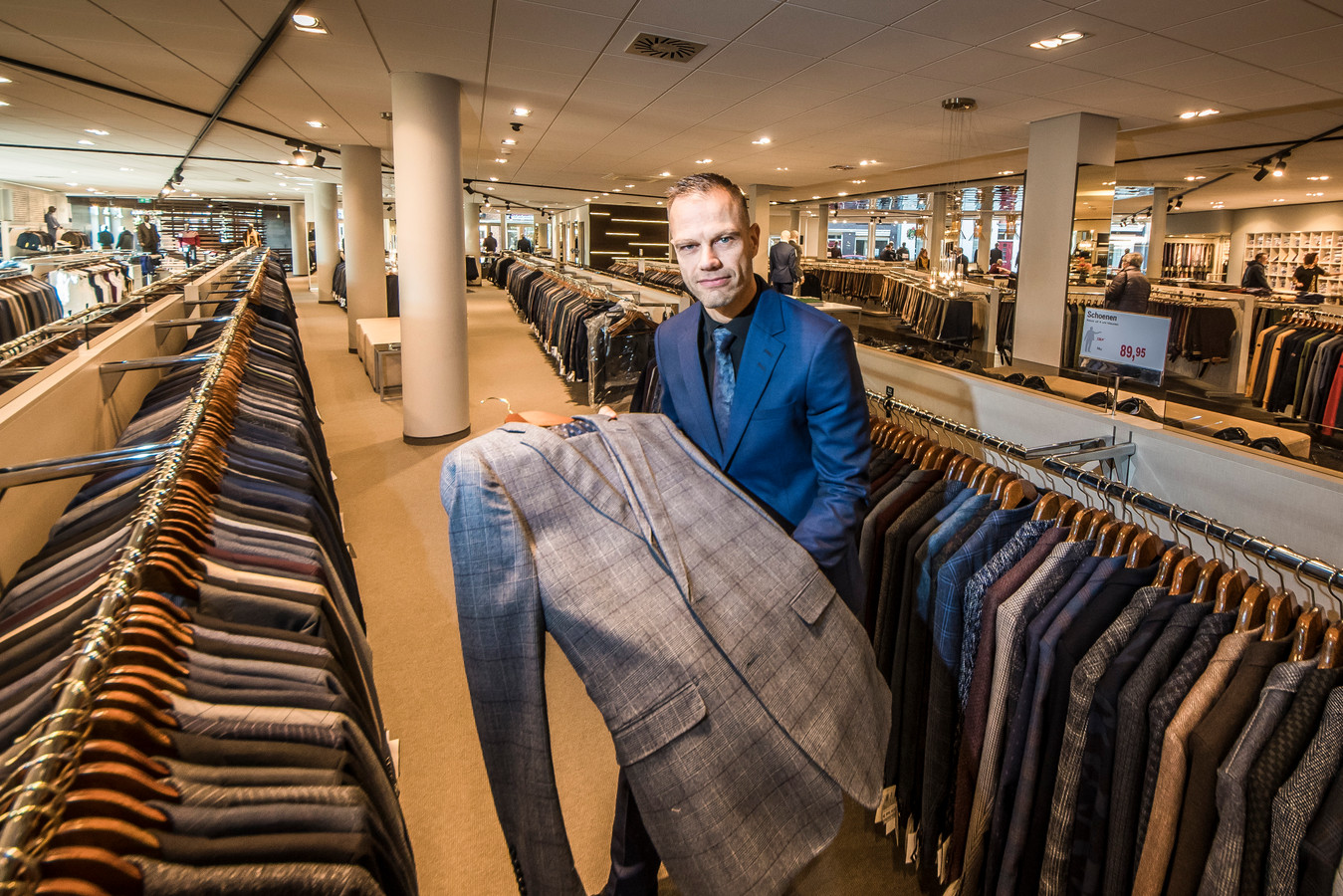 Herenmodezaak Henk ter Horst uit Almelo slaat vleugels uit in Europa en Azië | Foto | AD.nl
