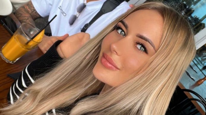 KIJK. 'Temptation' Megan gearriveerd in Dubai na rel om belastingen ...