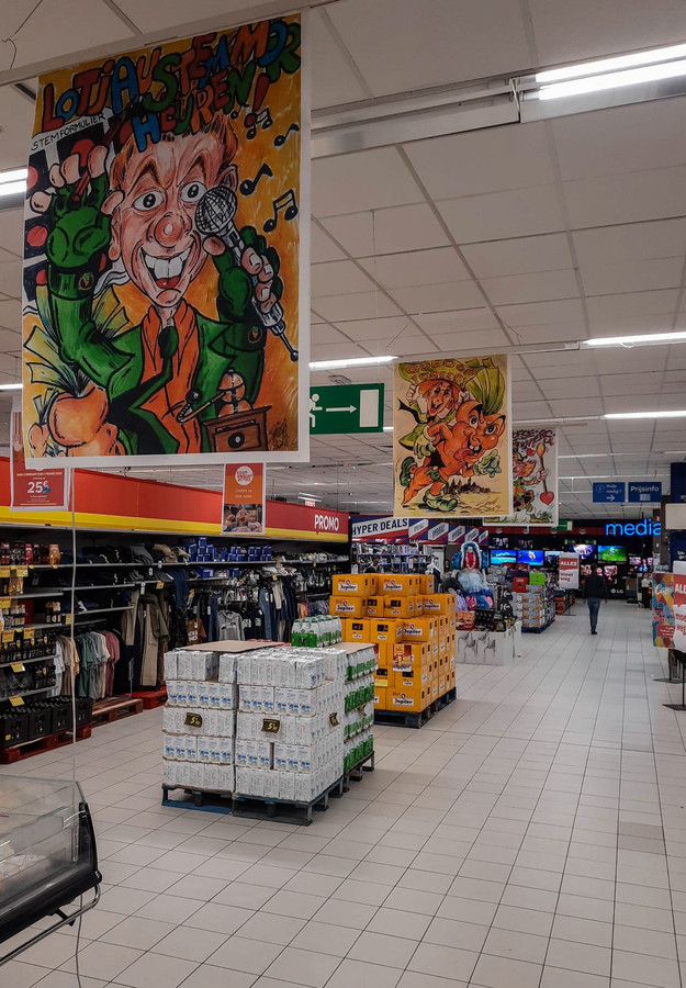 Kunstenaar David Van Der Smissen zorgt voor carnavalssfeer in Carrefour ...