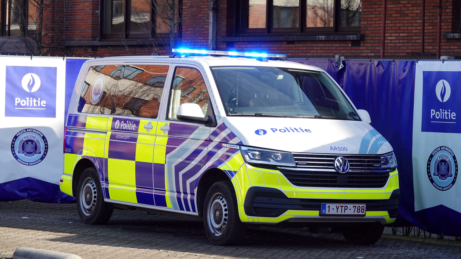 Politie wordt zichtbaarder dan ooit: 40 nieuwe combi’s krijgen ...