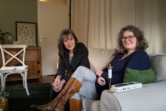 Chantal uit Almelo en Wilma uit Haarlo worden ziek van straling ...