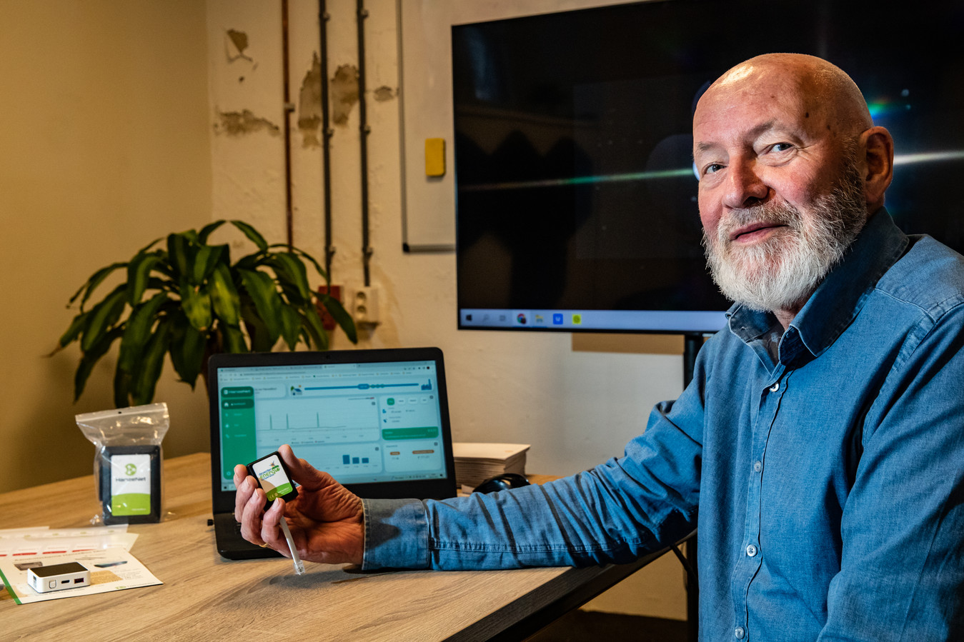 Nieuw mini-apparaatje helpt inwoners Deventer met energie besparen ...