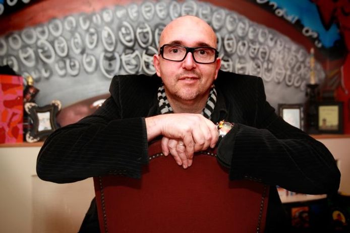 Ron Bons speelt ook voor 'sferemoniemeester' | Maas en Waal ...