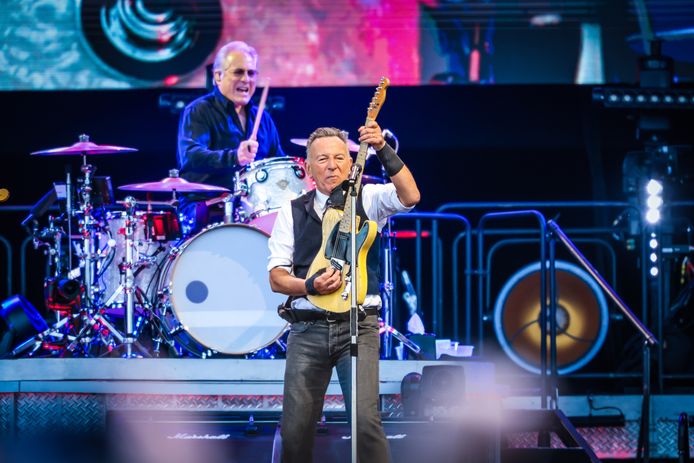 KIJK. Iedereen zingt mee met ‘The Boss’: Bruce Springsteen zet Werchter ...
