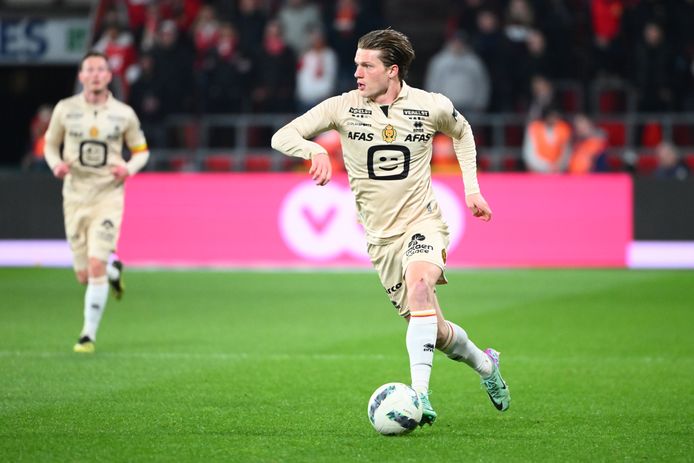 “Ik sta opnieuw met vertrouwen op het veld”: hoe Daam Foulon bij KV ...