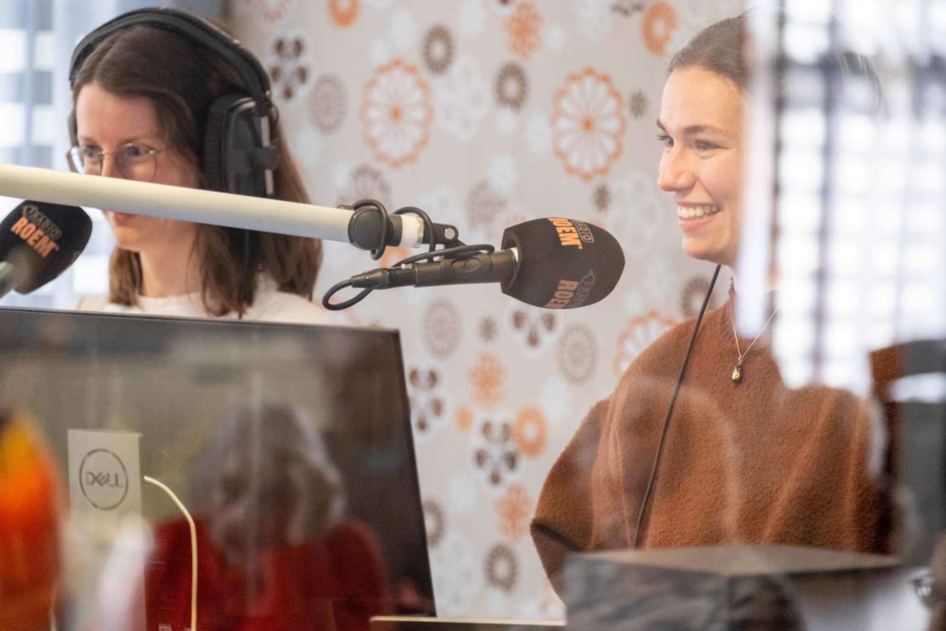 Studenten maken ‘Radio Home Sweet Home’ in Sint-Pieter | Foto | hln.be