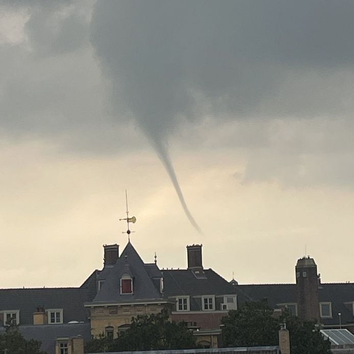 Spectaculaire windhoos gespot: ‘Heel mooi om eens te zien’ | Nieuws ...