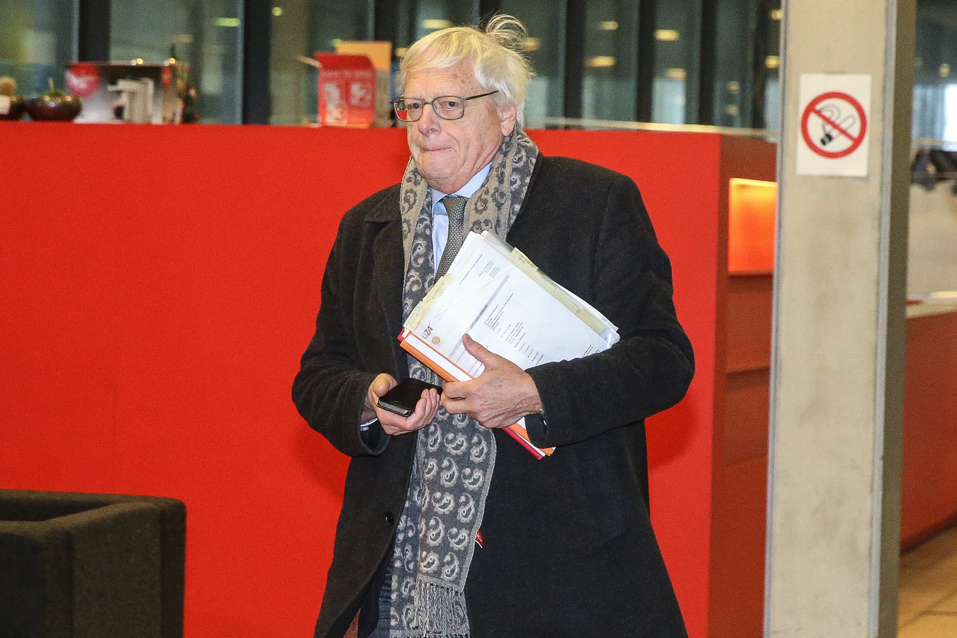 Jonge vrouw (20) die wildvreemd meisje (3) aanrandt in midden van H&M ...