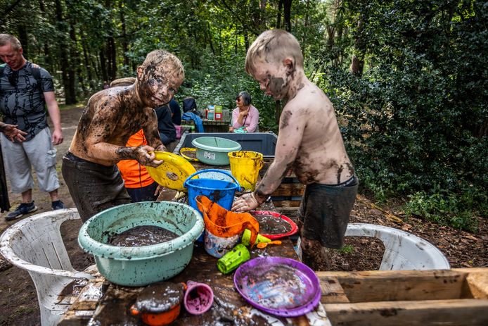 IN BEELD. Tweede editie van Modderdag is groot succes: “Er was zelfs een ‘beauty salon’ aanwezig ...