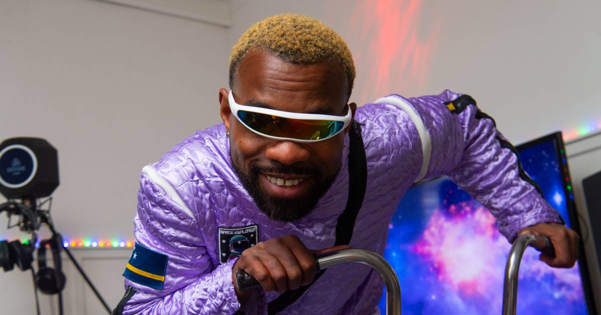 Als Astronautje zet Hengelose rapper Noëmar nog één keer het masker uit ...