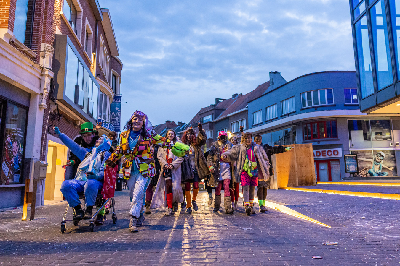 Meer carnavalisten, maar minder afval: “Kuisploegen zamelen 70 ton ...