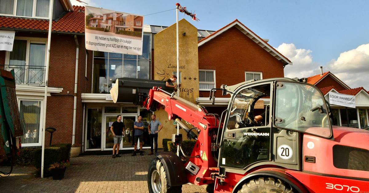 Nieuw protest bij asielzoekershotel in Albergen, voor derde avond op ...