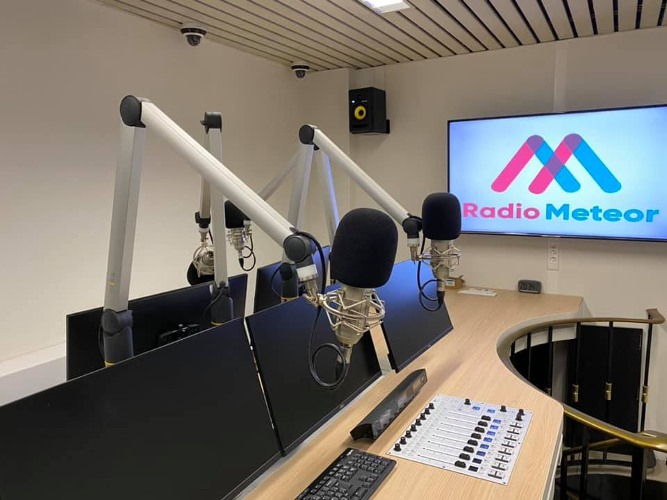 Radio Meteor beluister je nu ook in West-Vlaanderen | Foto | hln.be